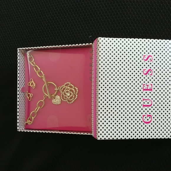 Guess | Jewelry | New Guess Flower And Heart Necklace With G Earrings ...